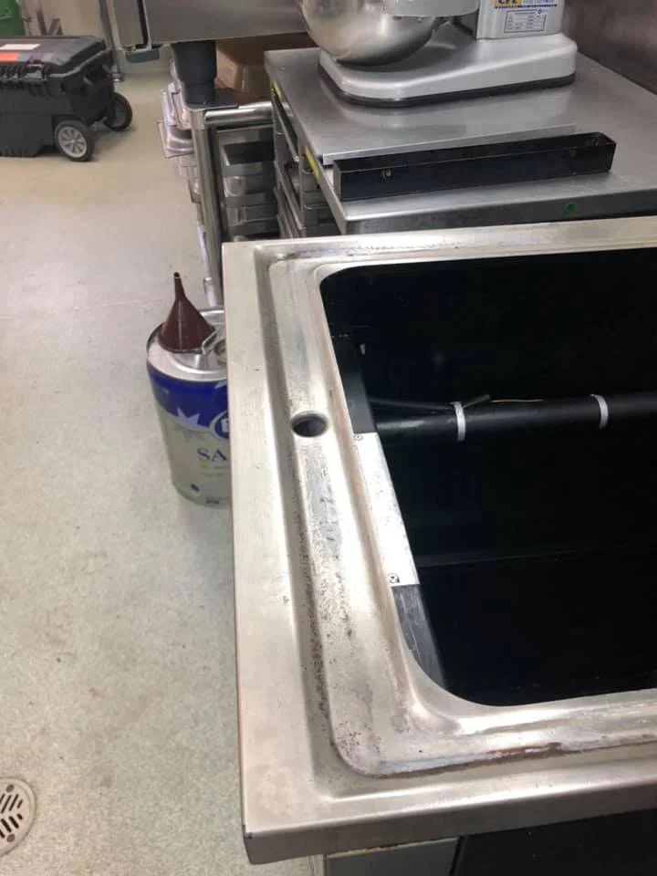 Aged Care Facility Deep Fryer Clean — GC Kitchentech
